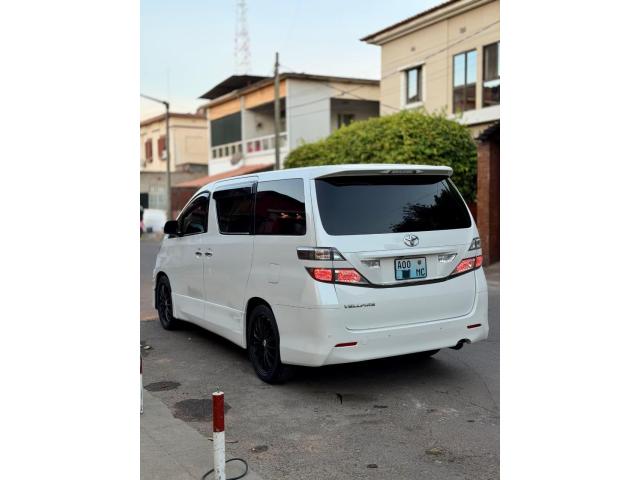 Toyota Vellfire Maputo - www.soboladas.co.mz