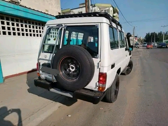 Toyota Land Cruiser HZ Maputo - www.soboladas.co.mz