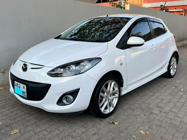 Mazda Demio 2011 recém chegado Maputo - www.soboladas.co.mz
