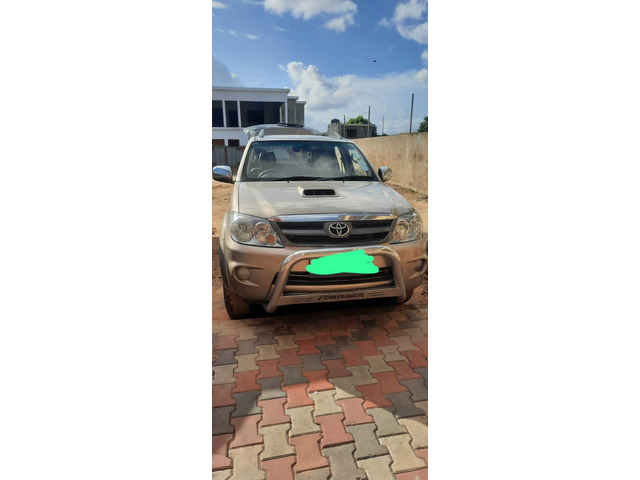 Vendo toyota fortuner automatico Maputo - www.soboladas.co.mz