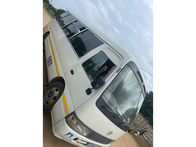 Vendo toyota Coaster hz Maputo - www.soboladas.co.mz