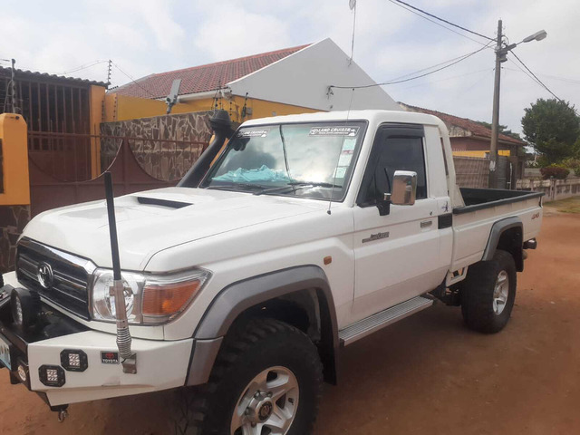 Toyota Land Cruiser HZ Matola - www.soboladas.co.mz